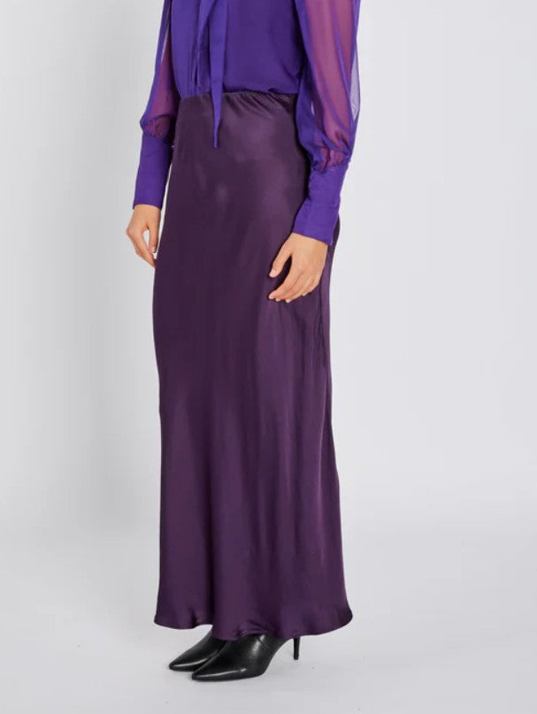 Arfaj Joanelle Skirt by Brunn's Bazaar in Night Shadow – Meadowlark